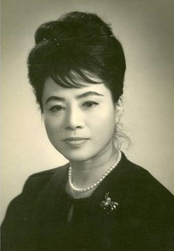 Hahn Moo-Sook ( of Questioning Minds)