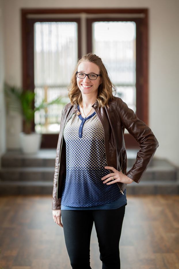 Lorelei Savaryn (Author of The Circus of Stolen Dreams)