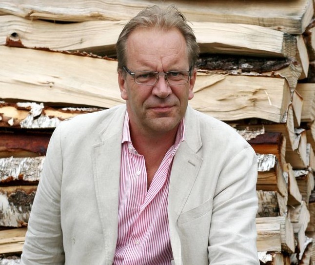 Johan Lundberg (Author of Ljusets fiender)