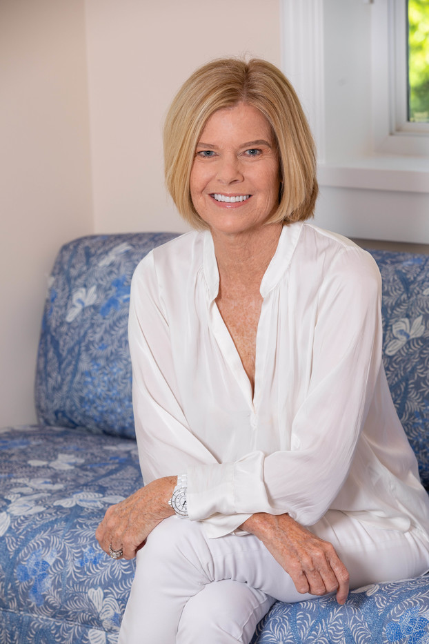 Mary Simses (Author of The Irresistible Blueberry Bakeshop & Cafe)