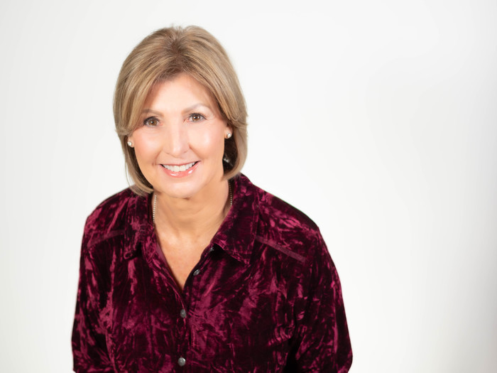 Leesa Ross (Author of At Close Range)