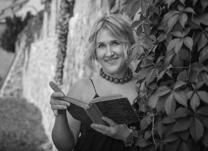 Ada Johnson (Author of Kronika Strasznego Dworku)