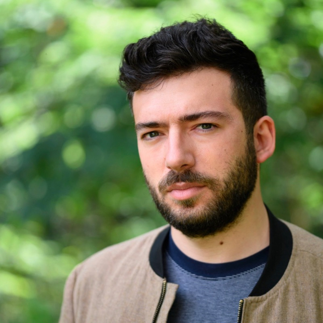 Jérémy Perrodeau (Author of Le long des ruines)