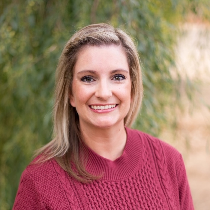 Sarah Elizabeth (Author of Secrets of the Past)