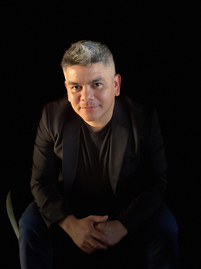 Omar Baños (Author of Las luciérnagas quizá no volverán)