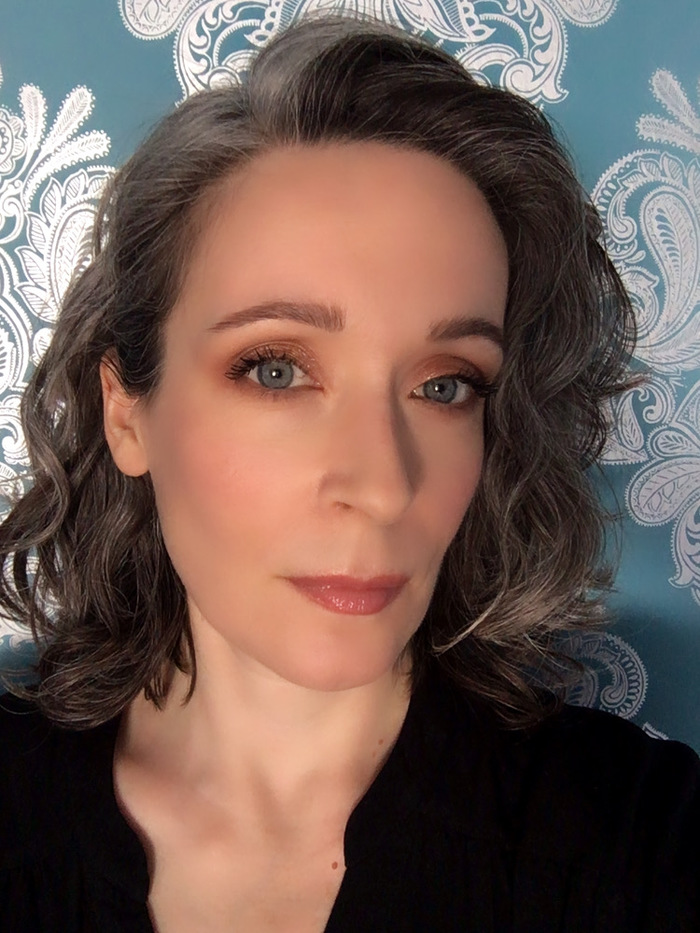 Ruth Lauren (Author of Prisoner of Ice and Snow)