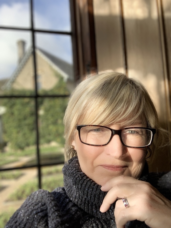 Liz Fenwick (Author of The Cornish House)