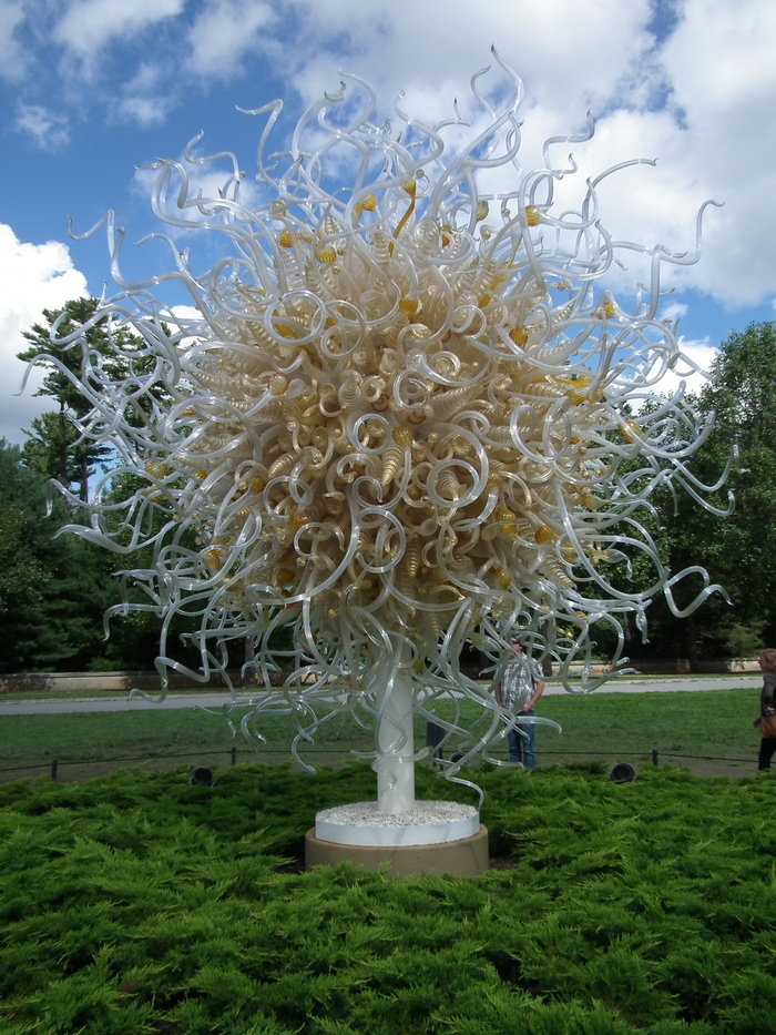 Leslie Bond ( of Weird & Wonderful Holiday Romance Anthology)