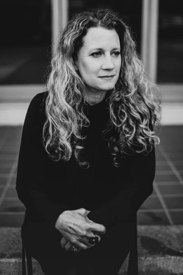 Clare Cinnamon (Author of Lainey Cash, Book One)