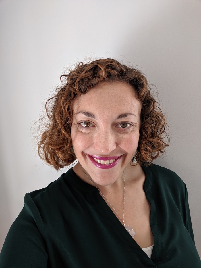 Danielle Perlin-Good (Contributor of The Growth Hacking Book 2 )