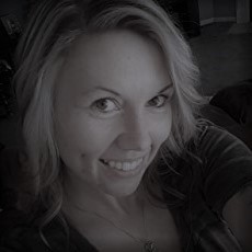 Ashley Burton (Author of A Twisted Kind of Love)