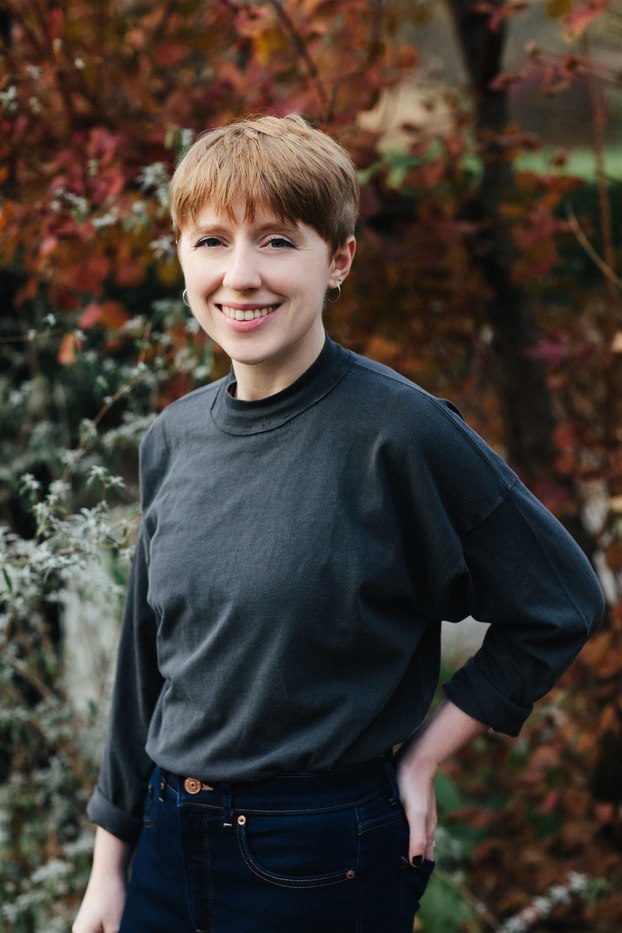 Sara Holland (Author of Everless)