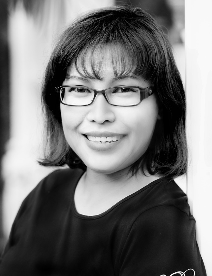 Veronica Crowe (Author of The Wrong Prince)