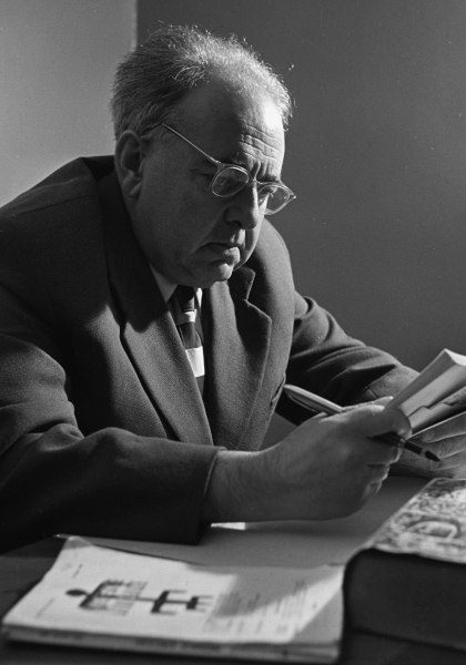 Vladimir Borisovich Lutsky (Author of تاريخ الأقطار العربية الحديث)