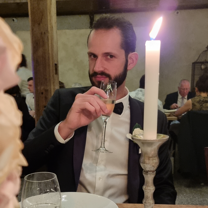 Kane Simpson (Author of Henry's Walk)