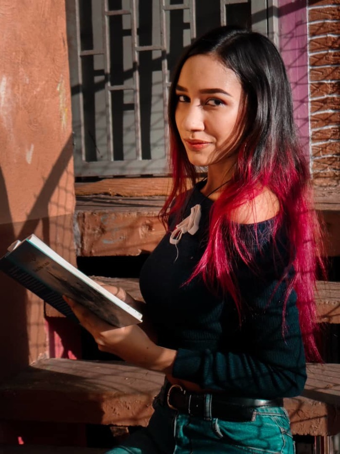 Axael Velasquez (Author of Vendida)