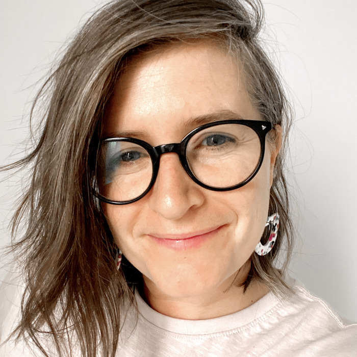 Erin Thomson (Author of Five Dates Between Friends)