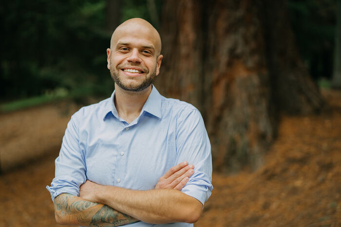 Simon Jacobs (Author of String Follow)