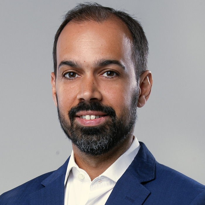 Eduardo Clemente (Author of Attitude Is Your Superpower)