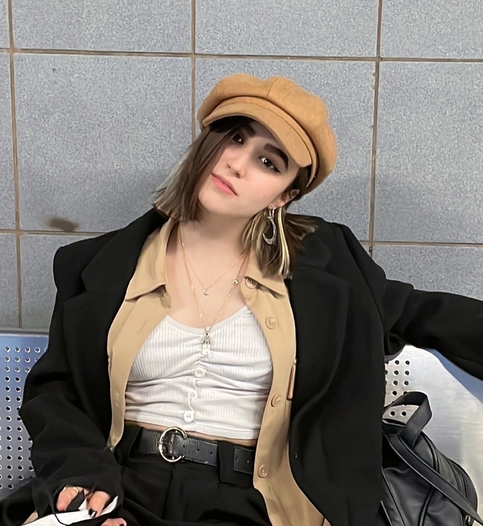 Clara Duarte (Author of Cada seis meses)