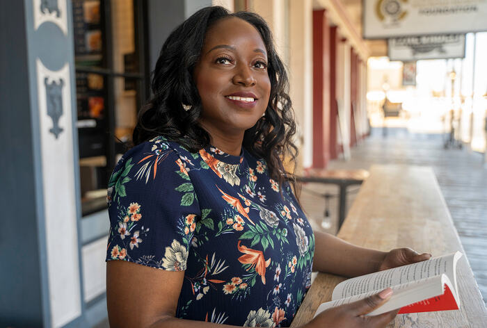 Kasha Thompson (Author of Sight Unseen)