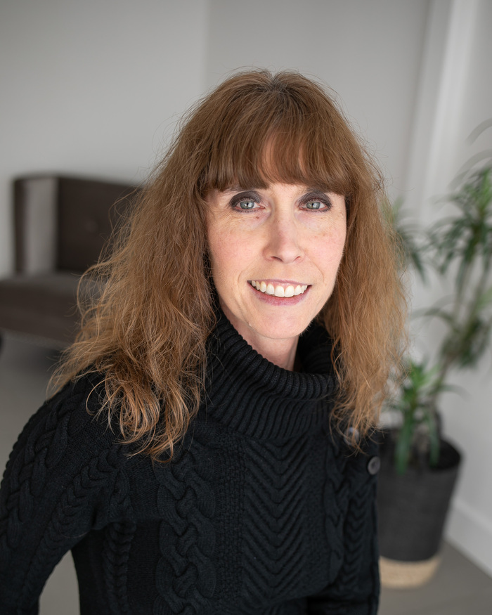 Leslie Georgeson (Author of The Tracker)