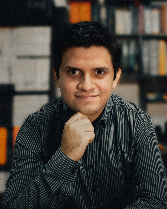 Daniel Osuna (Author of Tres historias nocturnas)