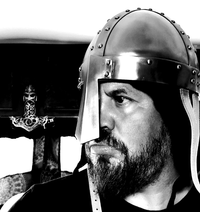 Travis Ludvigson (Author of Dragon Eaters)