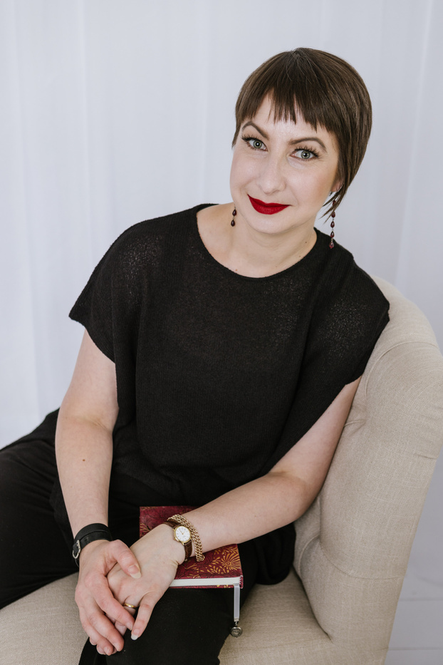 Davinia Evans (Author of Notorious Sorcerer)