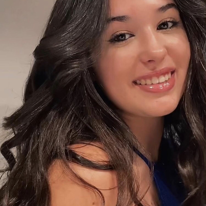 Andrea Herrera (Author of Mis días de adolescente)