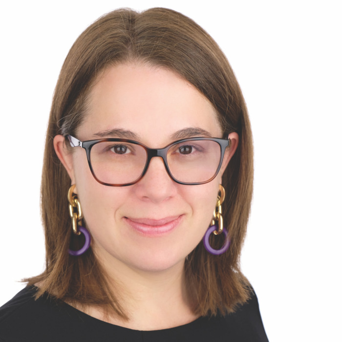 Allison Netzer (Author of Think like a Brand, Not a Bank)