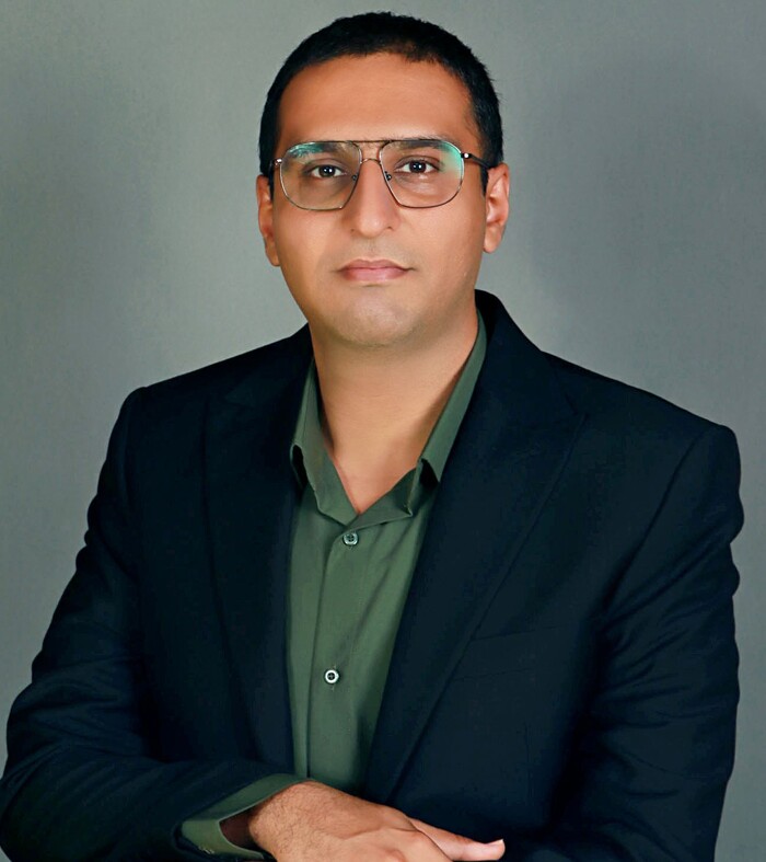 Sadra Sadrian (Author of جادوگران تولتک)