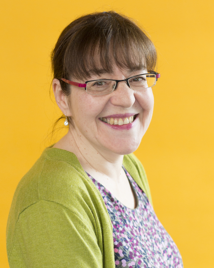 Lesley Sims (Author of Bee Makes Tea)