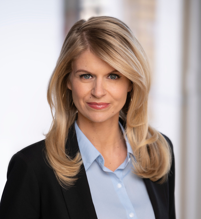 Liz Collin (Author of They're Lying)