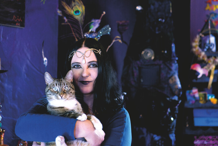 Raya Schaduwjaagster (Author of Feniks Lichtjes)