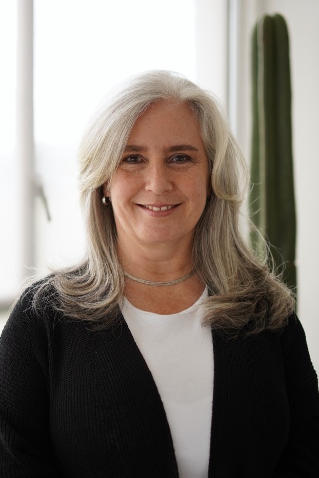 Emily Atallah (Author of Pausa y Sentido)