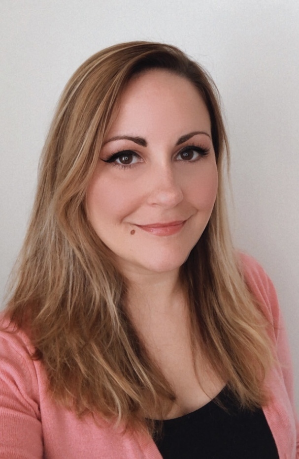 Sara DeLaVergne (Author of Daughter of Shattered Skies)