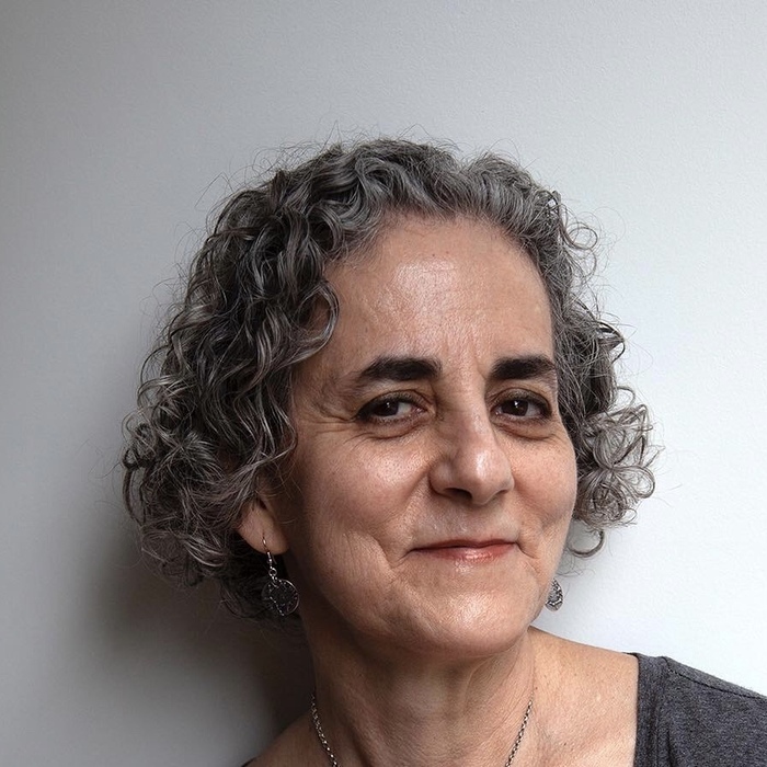 Ana Gilbert (Author of Antologia Minimalista)