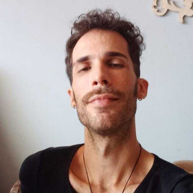 Yuri Amaral (Author of O Menino Que Não Sabia Voar)