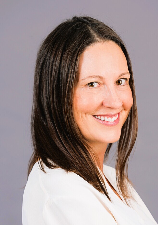 Laura Darrell (Author of The Great Resignation)