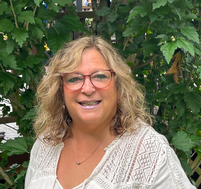 Donna Norman-Carbone (Author of Of Lies and Honey)