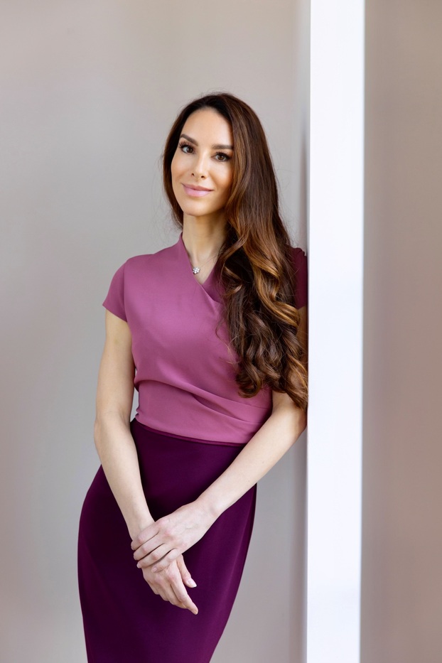 Elizabeth Comen (Author of All in Her Head)