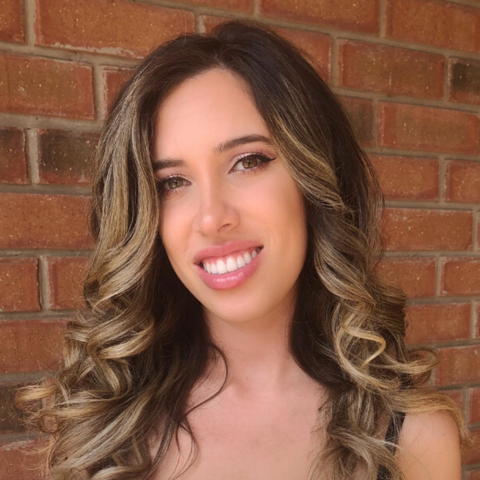 Jessica Cunsolo (Author of She's With Me)