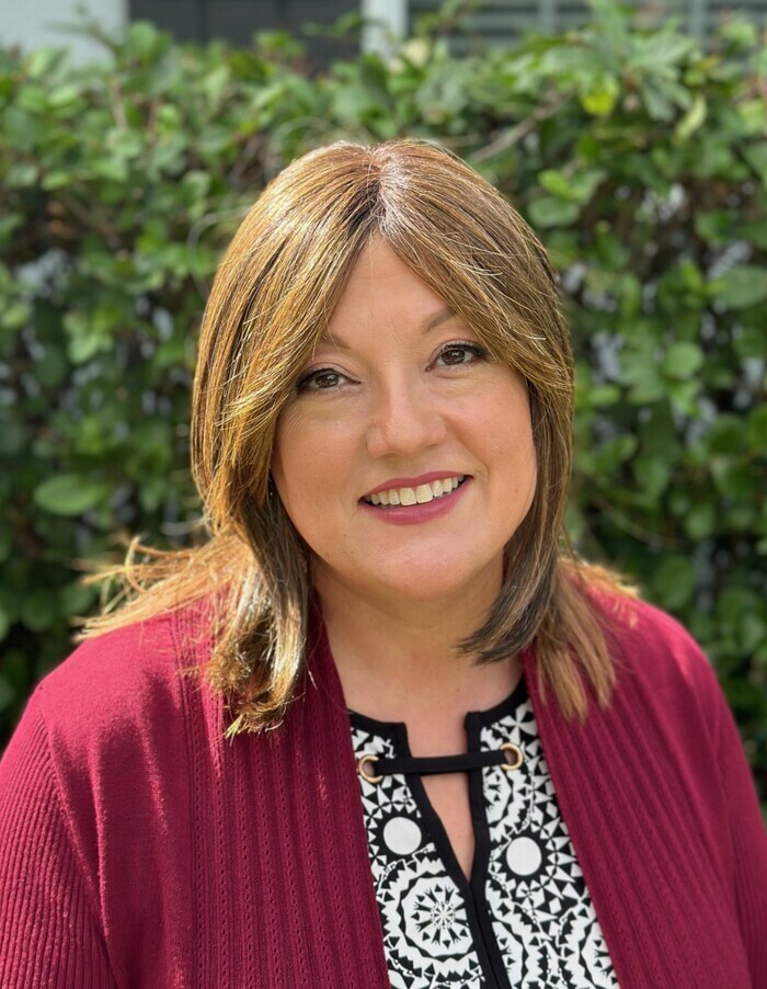 Raine Thomas (Author of Becoming)