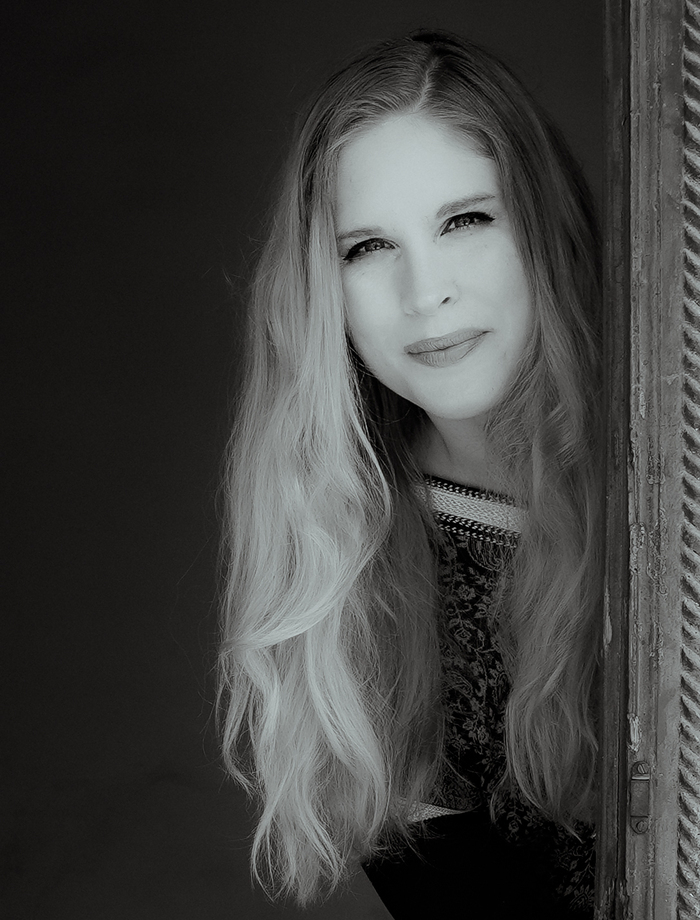 Autumn Carolynn (Author of Traveling in Wonder)