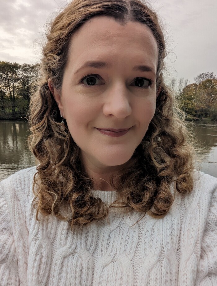 Victoria Darke (Author of The House in the Water)