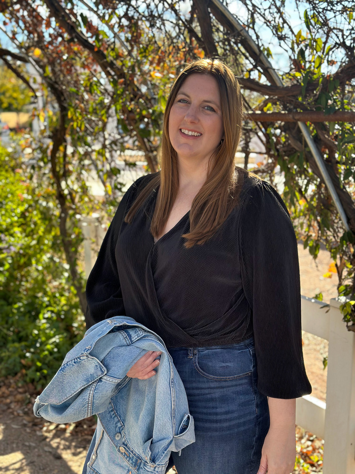 Kacey Shea (Author of Caught in the Flames)