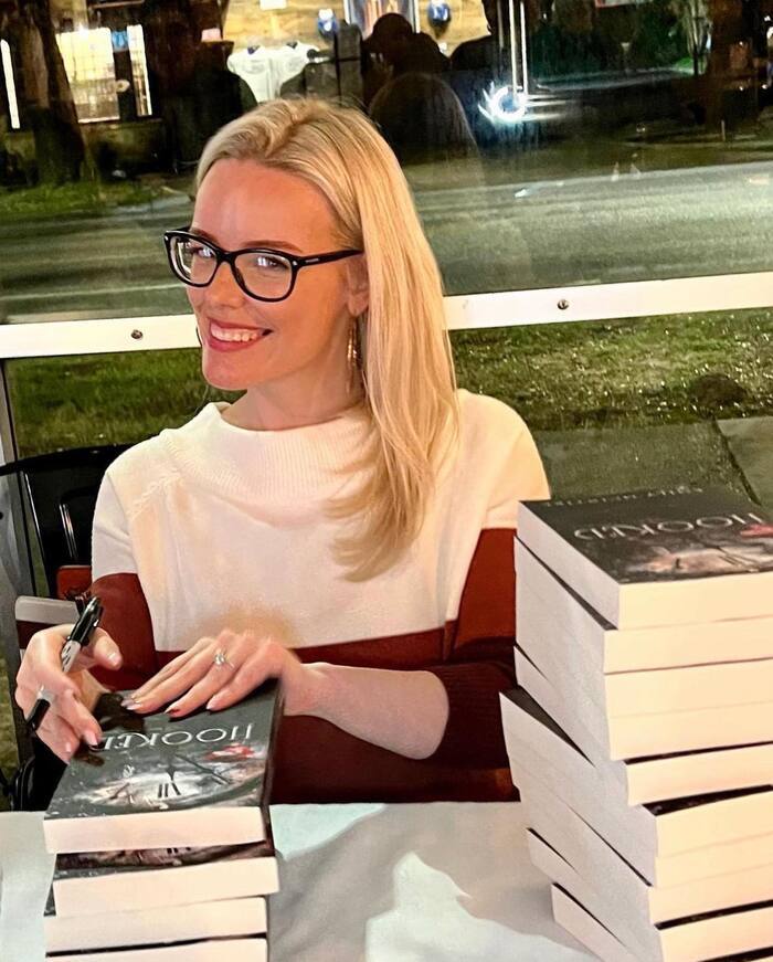 Emily McIntire (Author of Hooked)