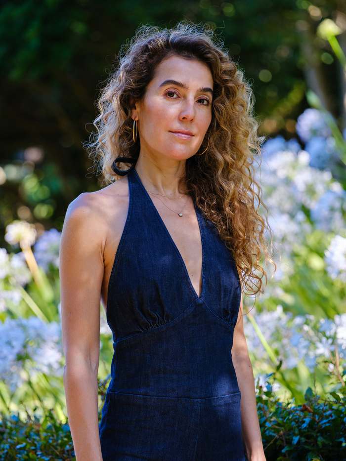 Anna Akbari (Author of There Is No Ethan)