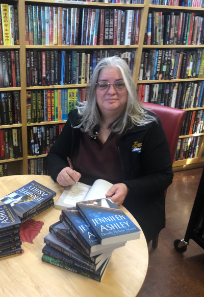 Jennifer Ashley (Author of The Madness of Lord Ian Mackenzie)